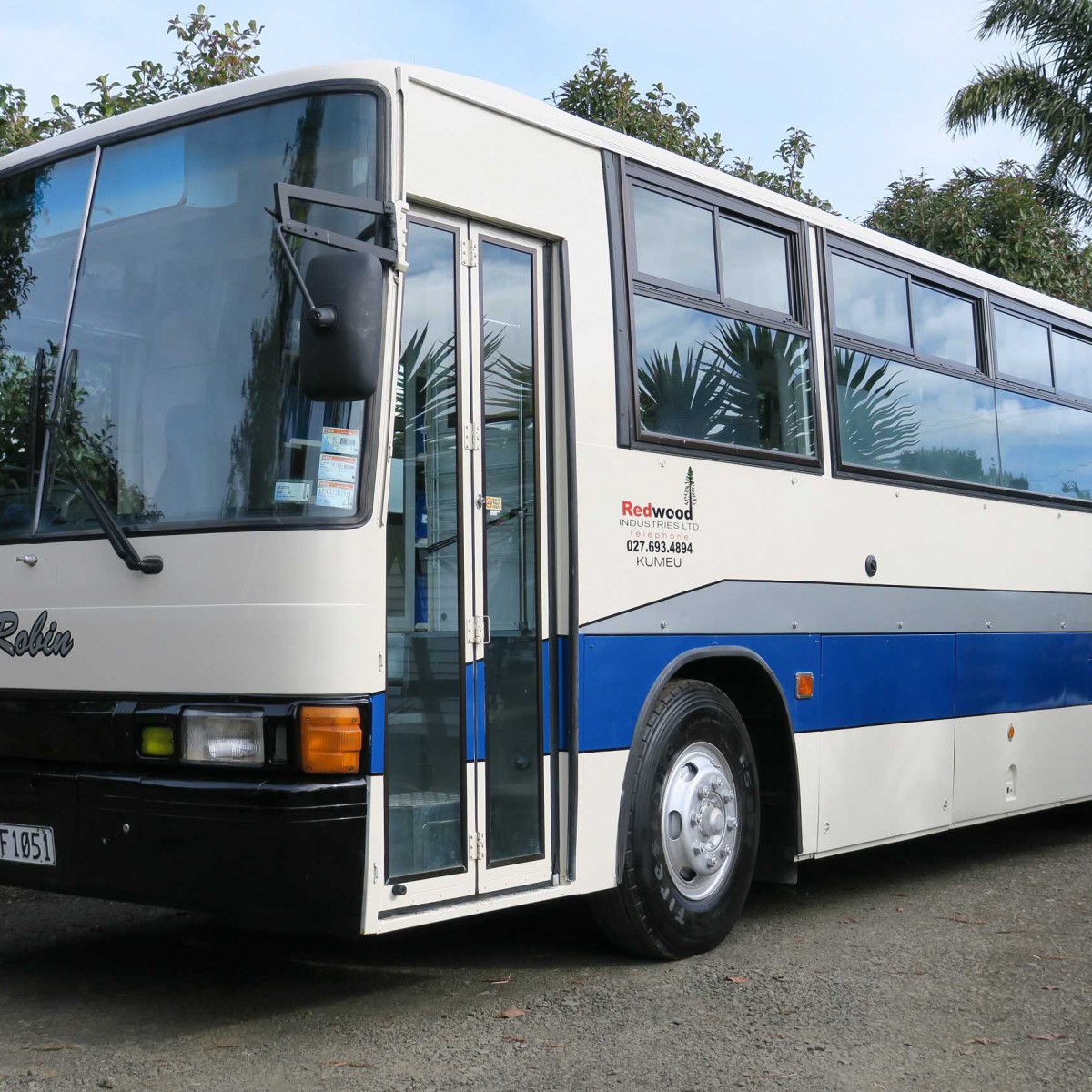 Robin – Wardrobe Bus – Redwood Industries